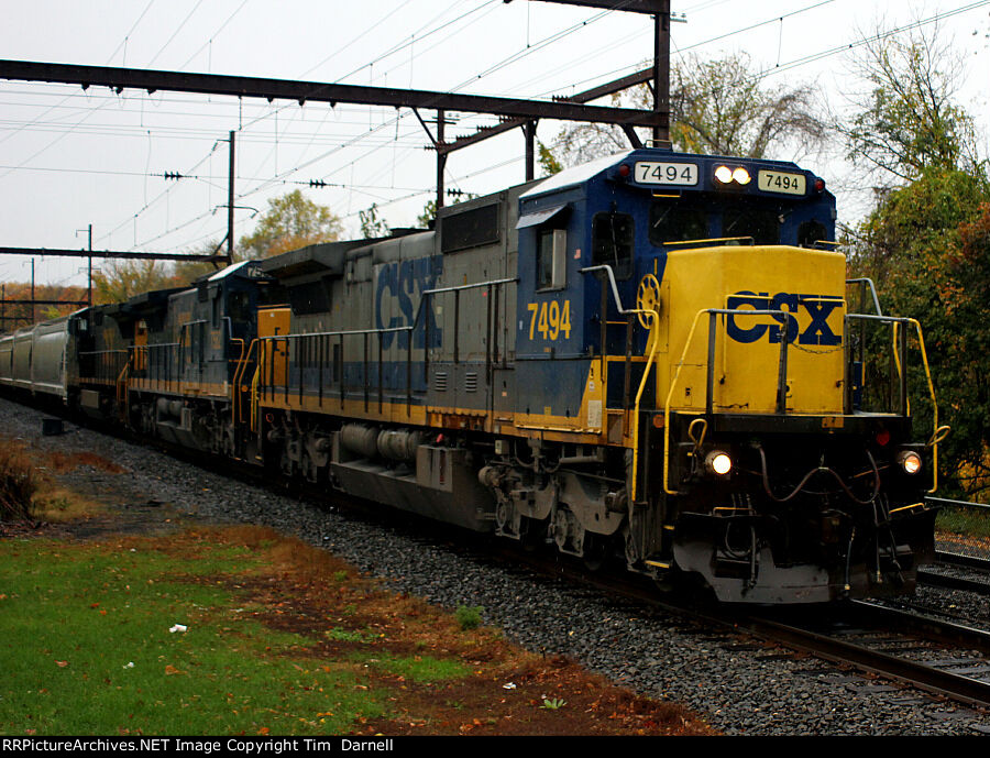 CSX 7494 on Q300